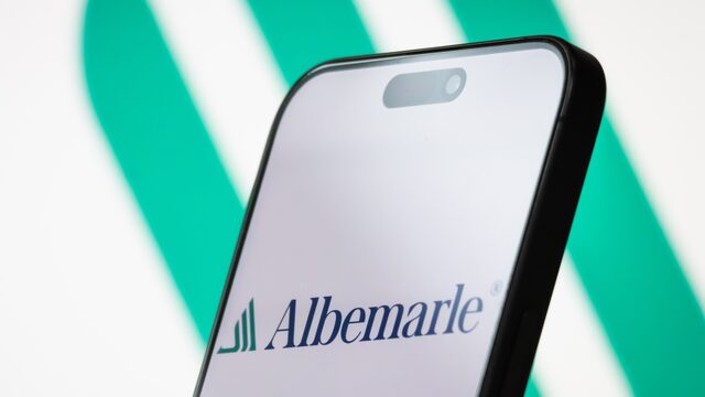 Going Into Earnings, Is Albemarle Stock a Buy, a Sell, or Fairly Valued ...