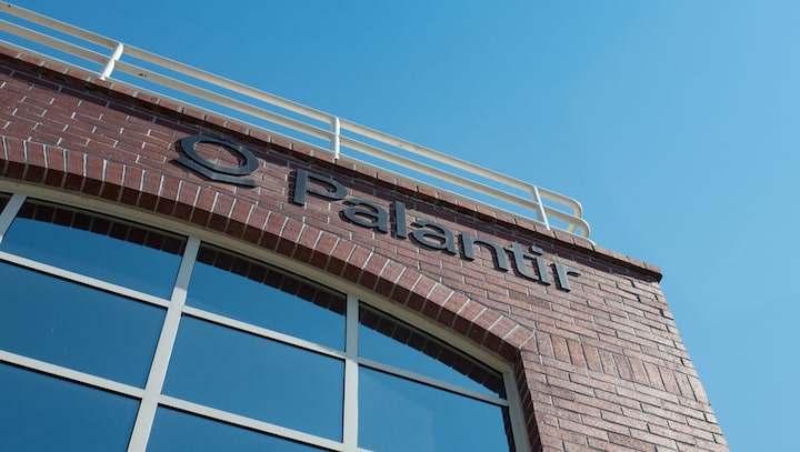 Palantir Earnings: Triple-Digit Growth, but Does the Valuation Make ...