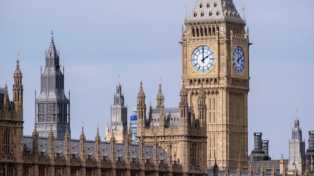Gilts, Stocks Slide on Reports of Rachel Reeves Income Tax U-Turn ...