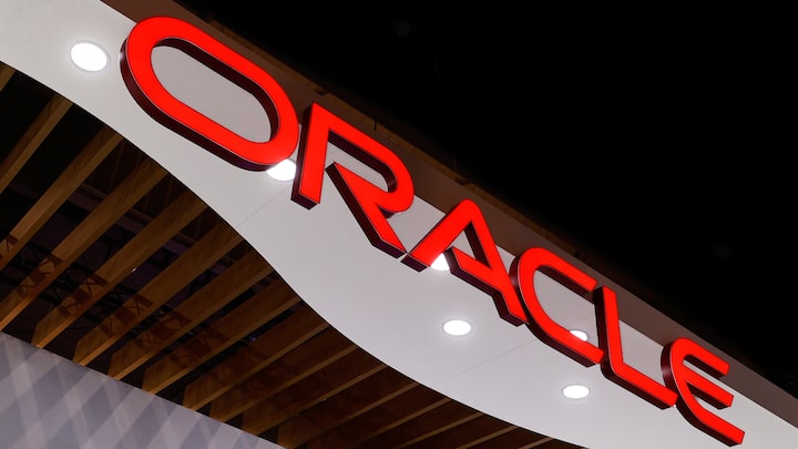 Oracle: Despite Some AI Benefits, Lowering Moat Rating On Disruption ...