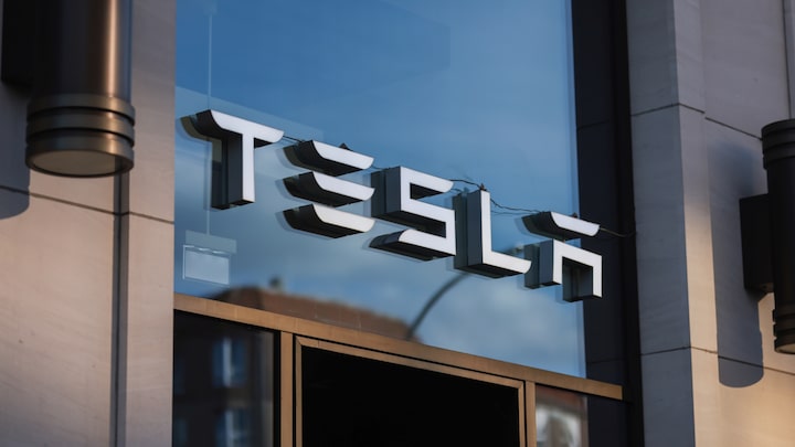 Ahead of Earnings, Is Tesla Stock a Buy, a Sell, or Fairly Valued ...