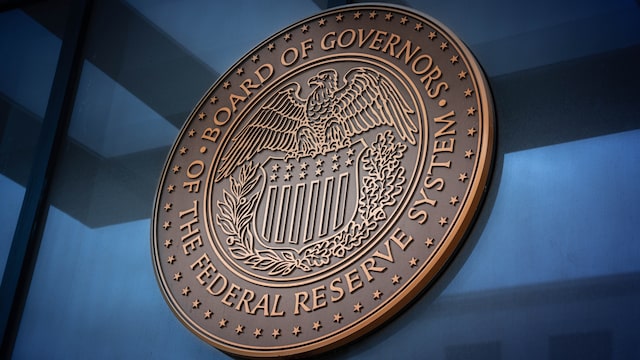 As Fed Holds Steady, Oil Spike Has 2026 Rate Cut Expectations Shrinking ...